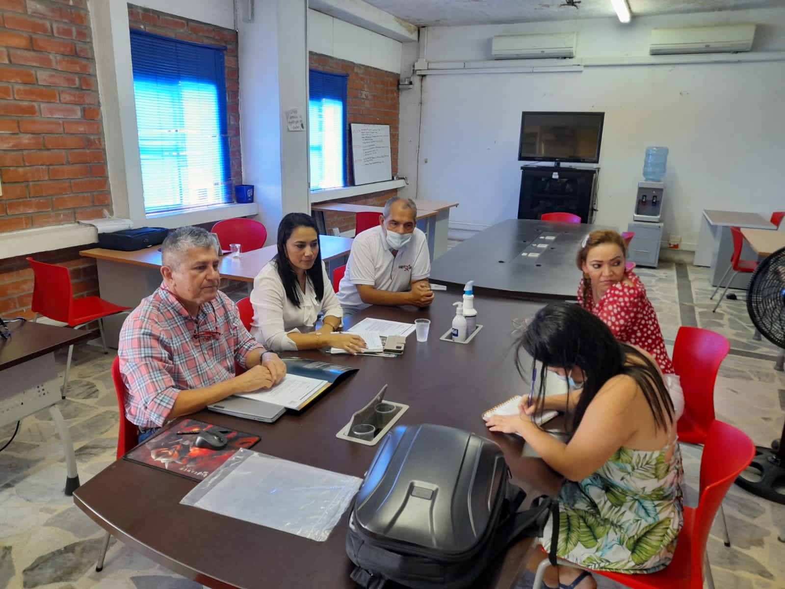 CORHUILA y el fortalecimiento con el sector externo - Corporación ...